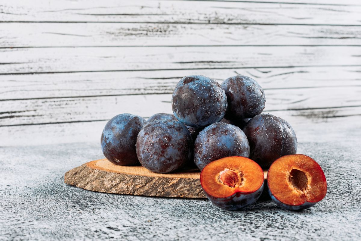 25 Naturally Blue Fruits – Unique, Nutritious & Beautiful!